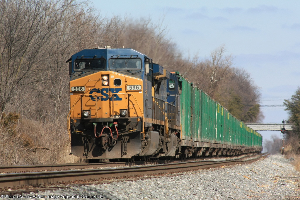 CSX 596 and train Q703